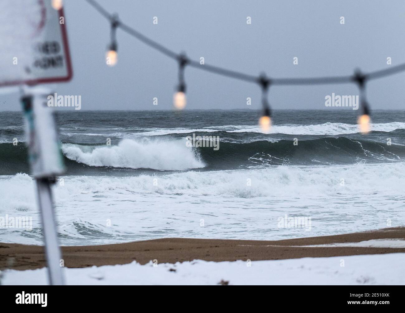 Hurricane waves new england hi-res stock photography and images - Alamy