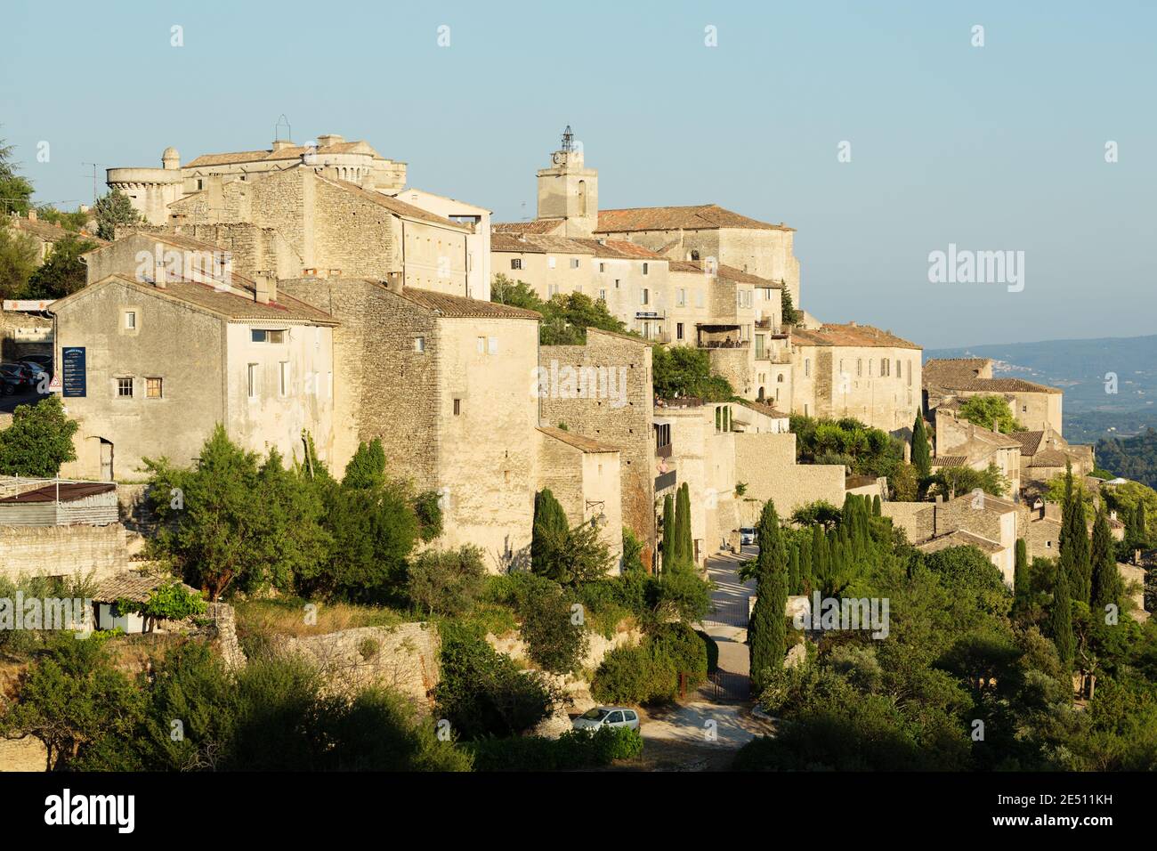 Gordes skyline hi-res stock photography and images - Alamy