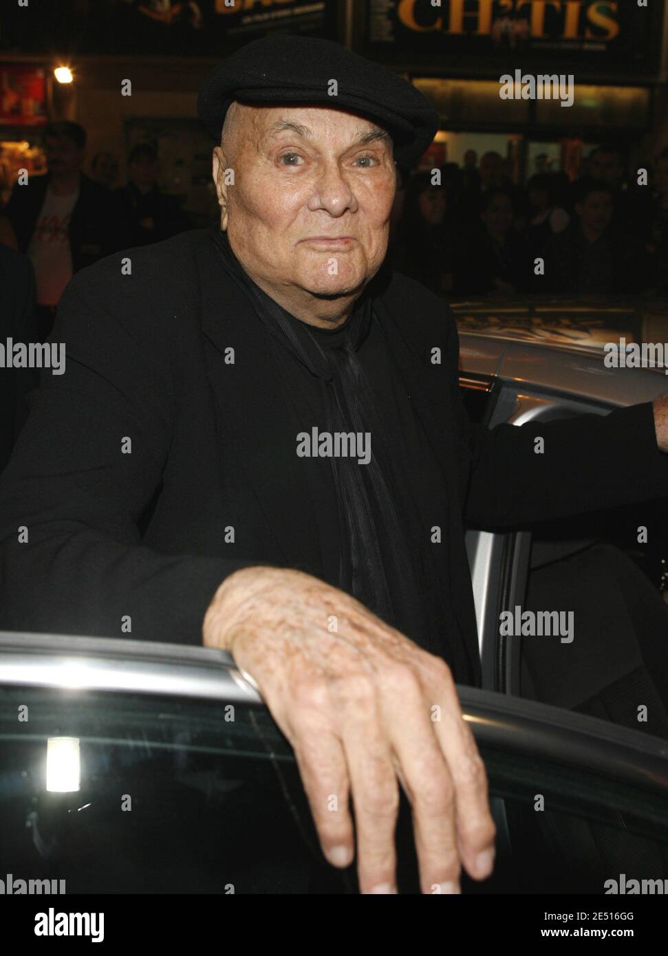 Actor Tony Curtis leaves the Jules Verne Adventure Film Festival at the ...