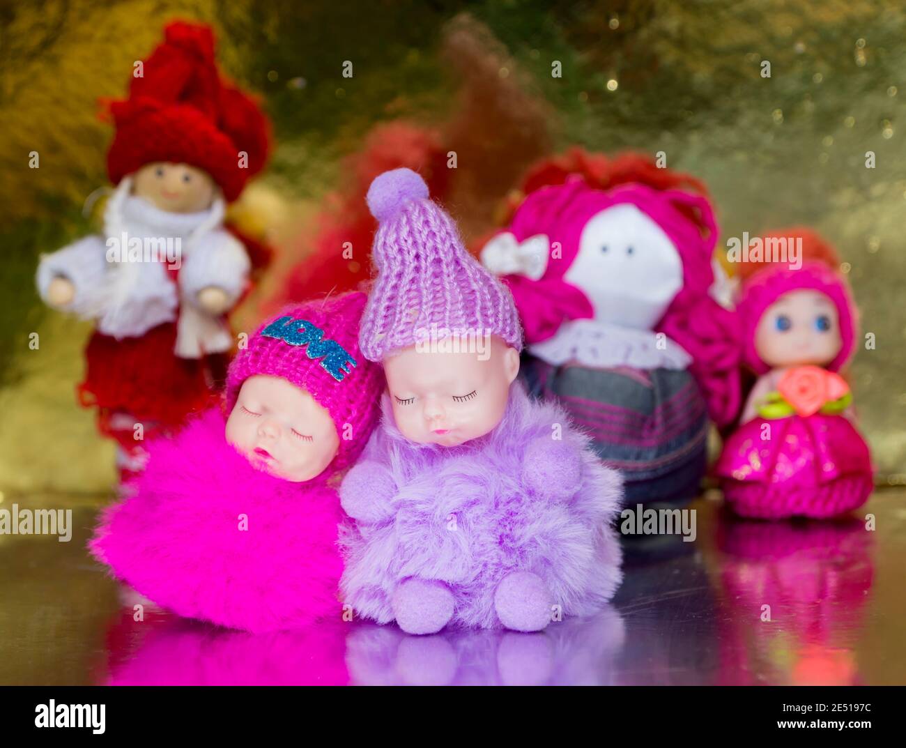 Sleeping figures hi-res stock photography and images - Alamy