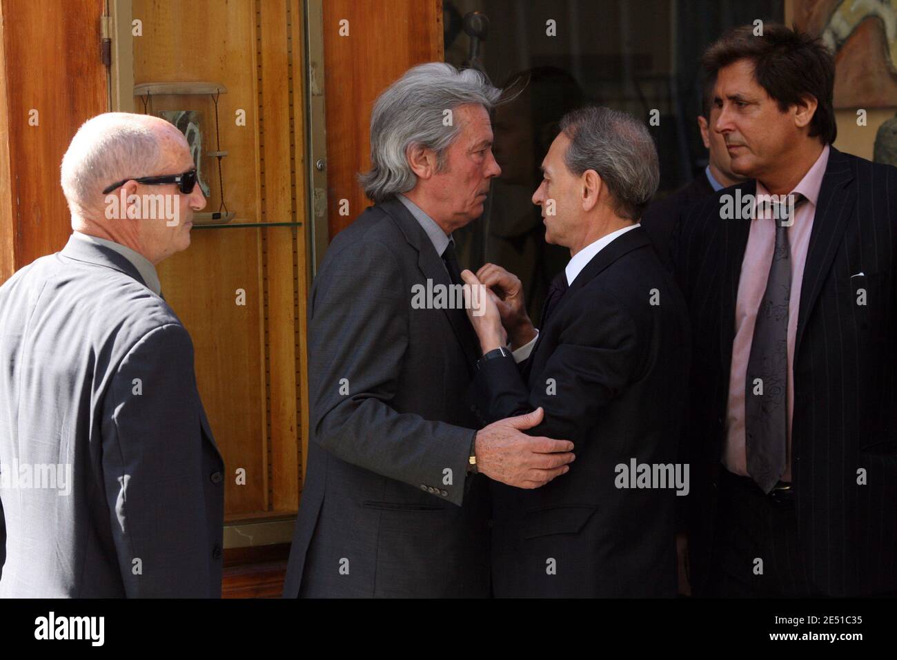 Alain delon paris hi-res stock photography and images - Alamy