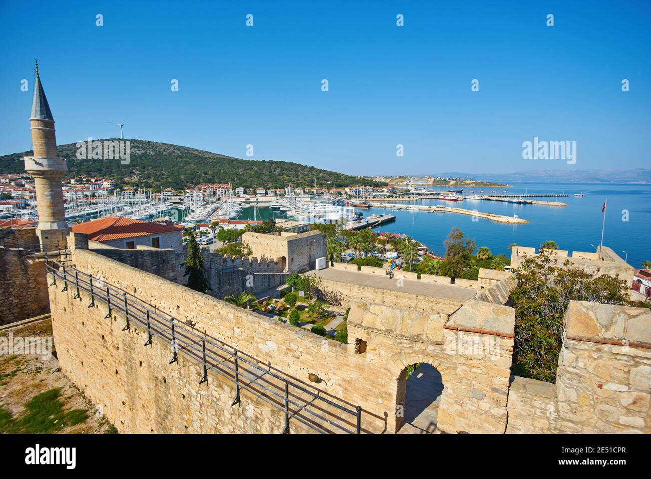 Cesme castle in the Mediterranean port of Cesme, Turkey Stock Photo - Alamy