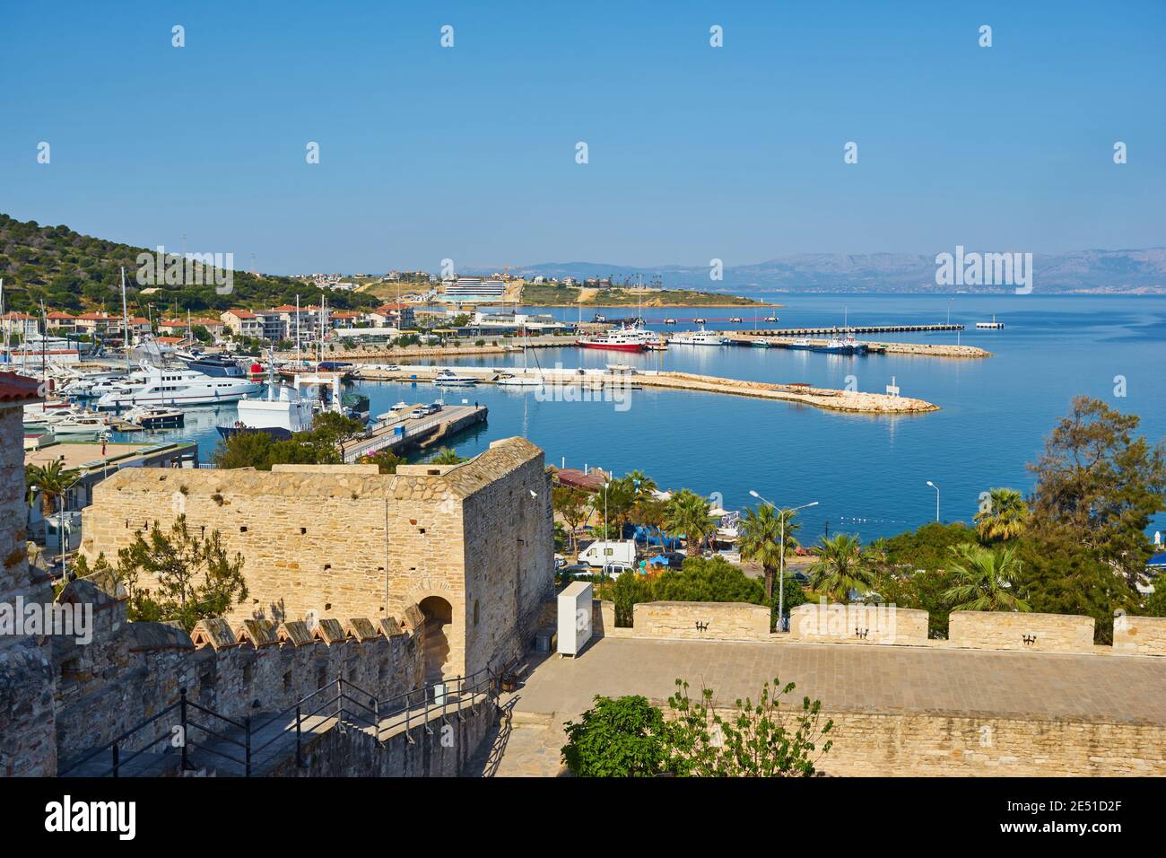 Buildings and mosque in izmir hi-res stock photography and images - Alamy