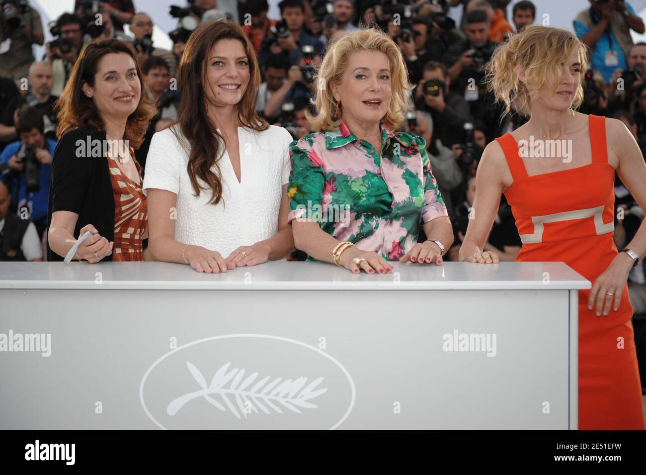 Emmanuelle Devos, Chiara Mastroianni, Catherine Deneuve, and Anne ...