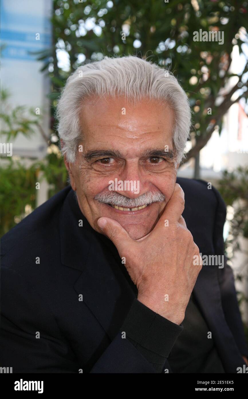 File photo : EXCLUSIVE - Egyptian actor Omar Sharif poses for our ...