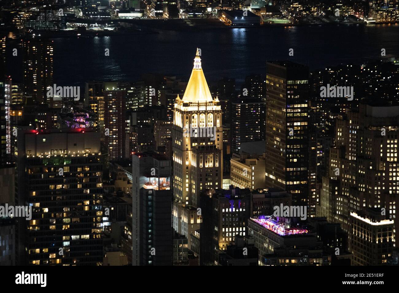 Manhattan life insurance building hi-res stock photography and images ...