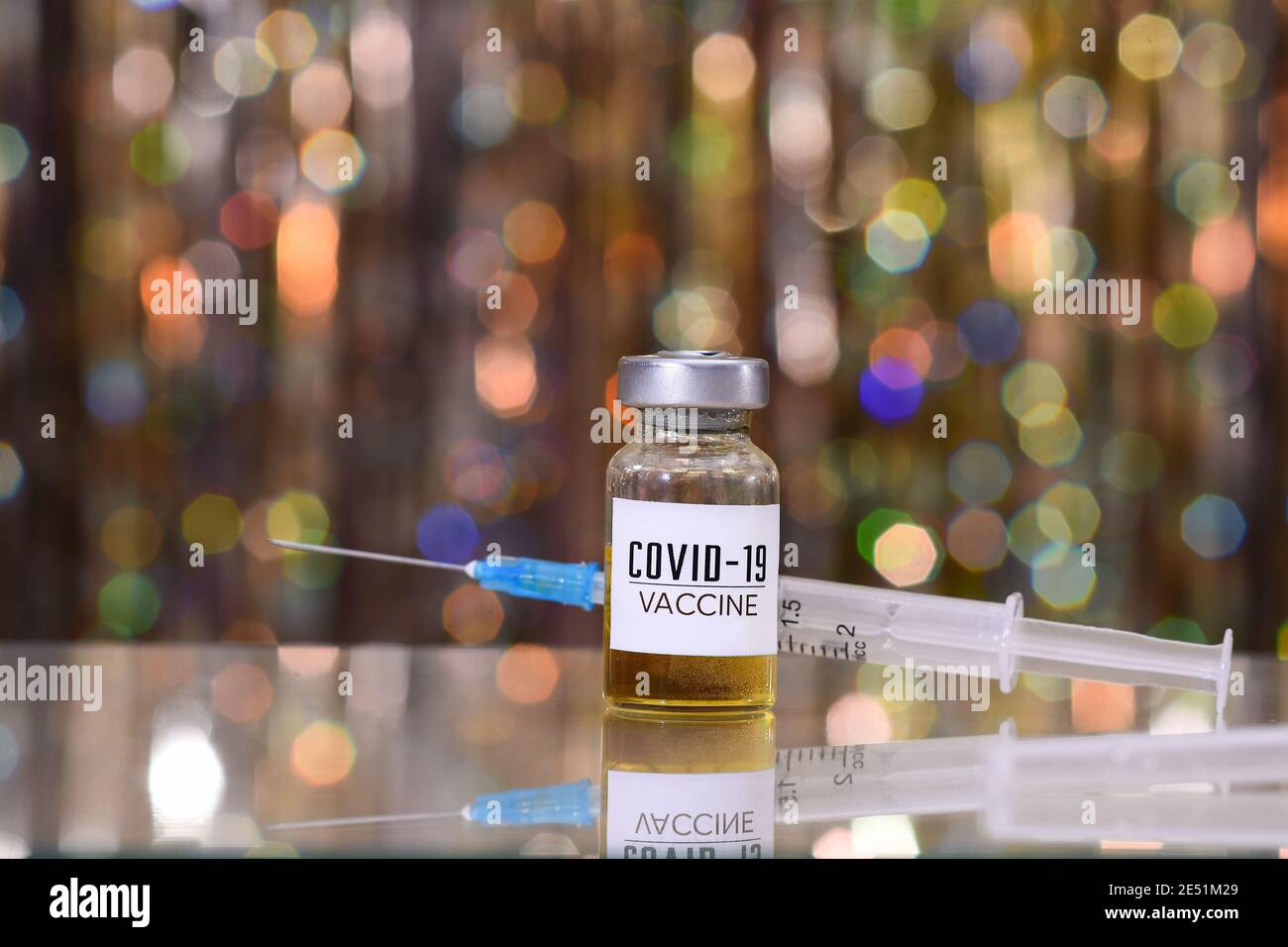 Syringe injection hi-res stock photography and images - Alamy