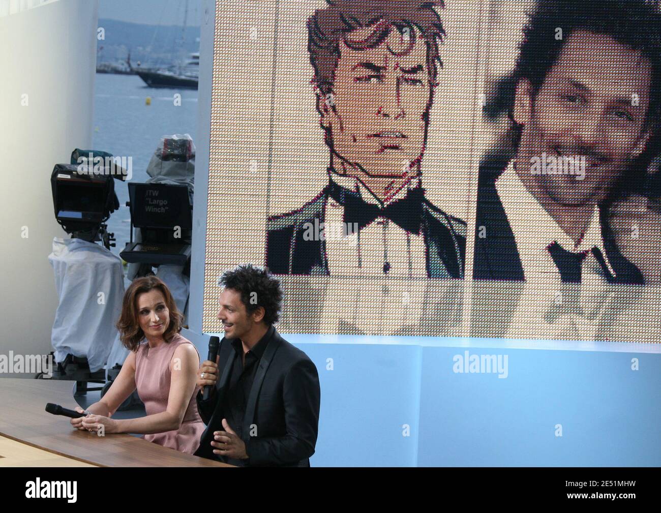 Kristin Scott Thomas and Tomer Sisley during the broadcasting of 'Le ...