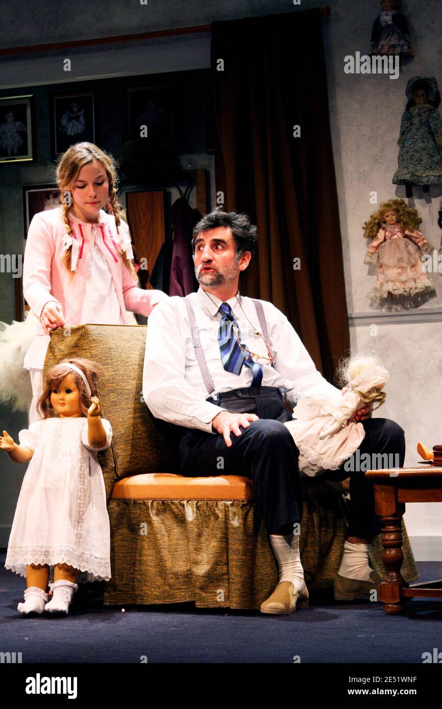 Tonton hi-res stock photography and images - Alamy