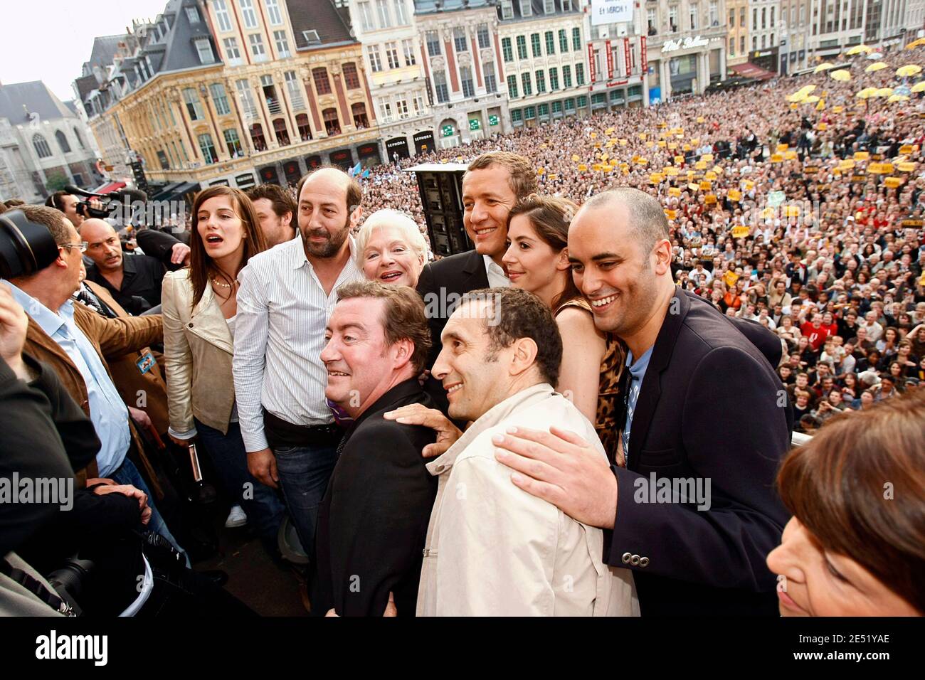 Bienvenue chez les Ch'tis' actors Zoe Felix, Kad Merad, Line Renaud ...