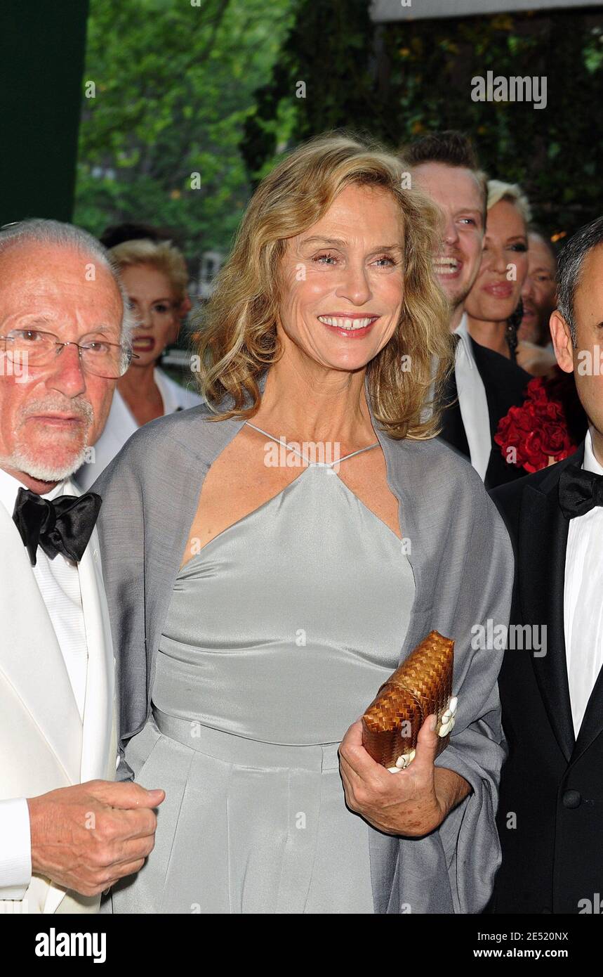 Lauren Hutton and Stan Herman arriving for the 2008 CFDA Fashion Awards ...