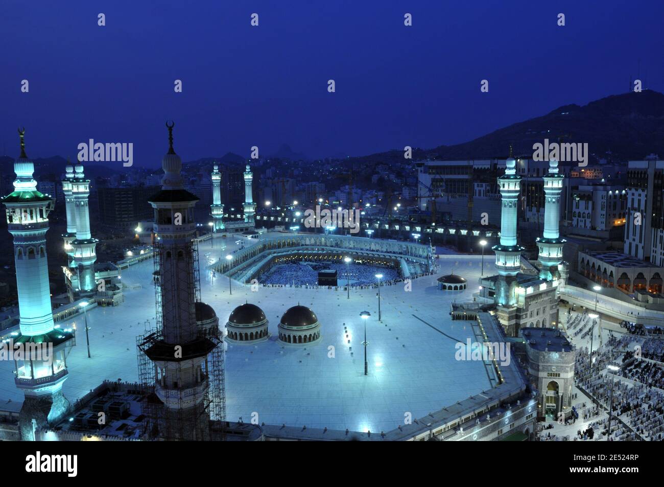 The Great Mosque surrounding the 'kaaba', or the 'Cube', the place ...