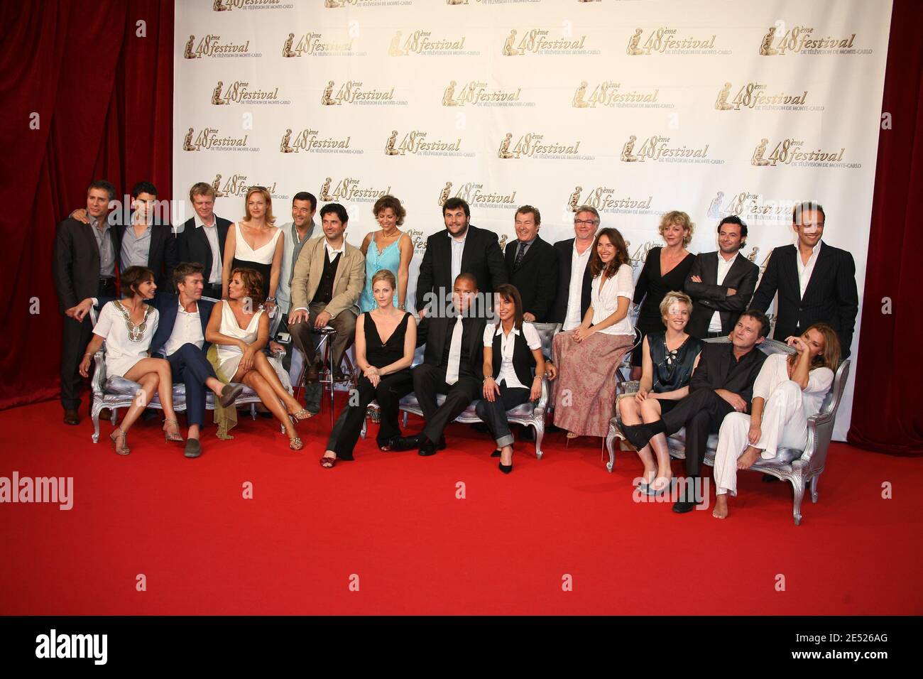 Tv staff hi-res stock photography and images - Alamy