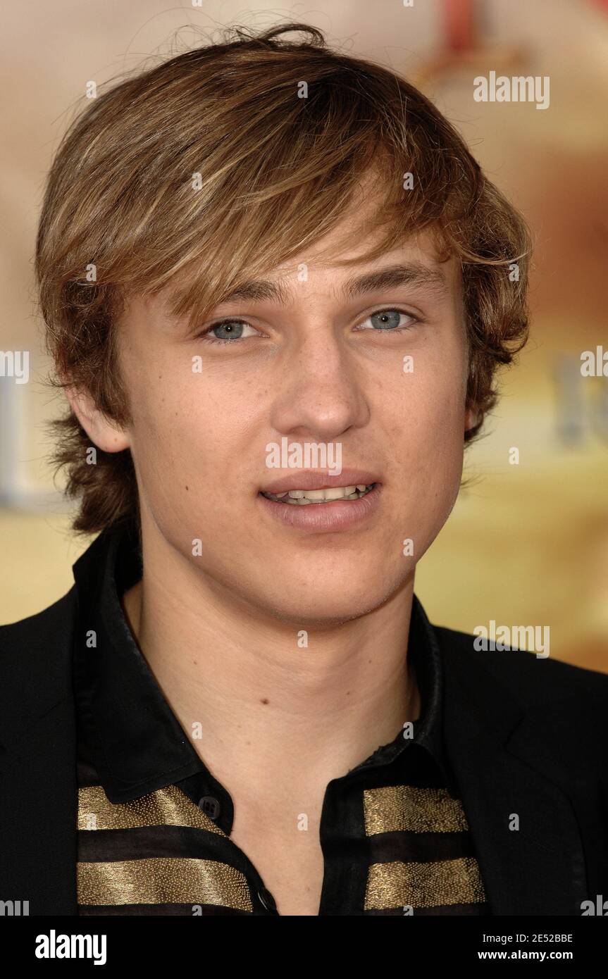 Actors William Moseley attends The Chronicles of Narnia: Prince Caspian ...
