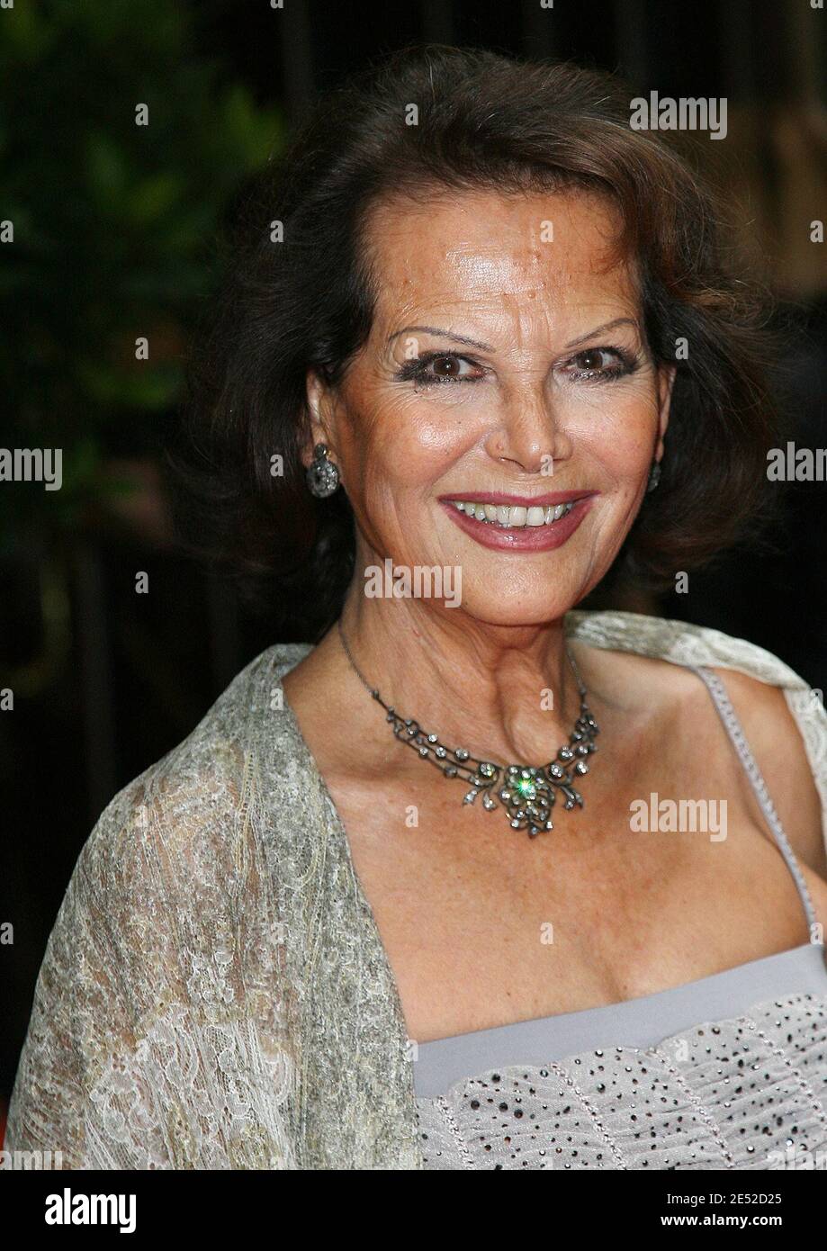 Claudia cardinale with refugees hi-res stock photography and images - Alamy