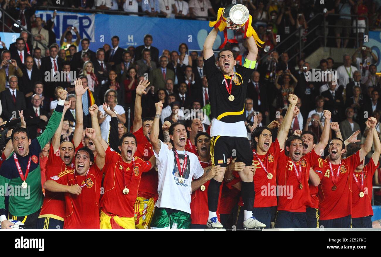 Euro football final 2008 hi-res stock photography and images - Alamy