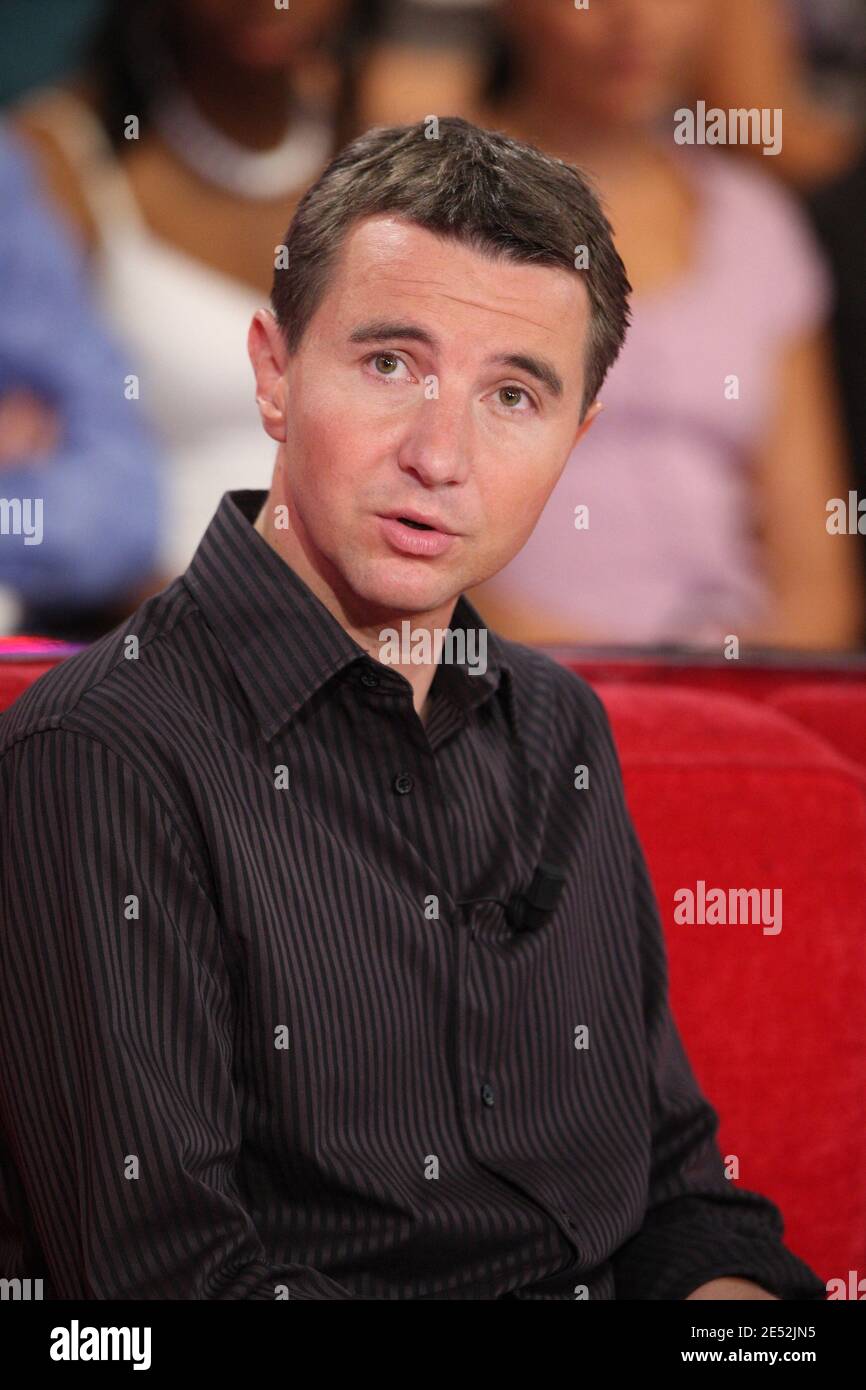 Olivier Besancenot at the taping of Vivement Dimanche on May 7, 2008 in ...