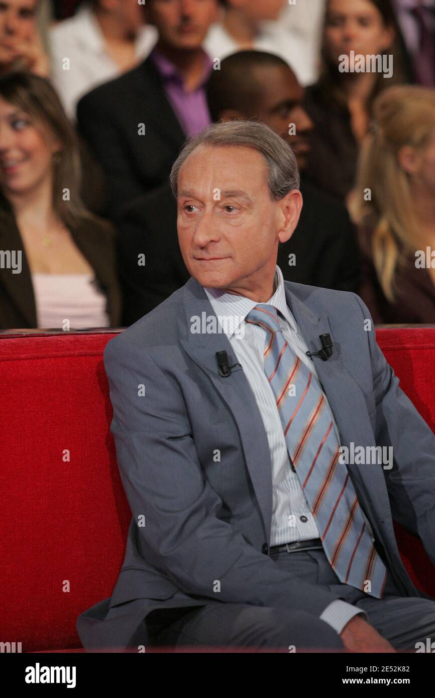 Dimanche 29 mai hi-res stock photography and images - Alamy