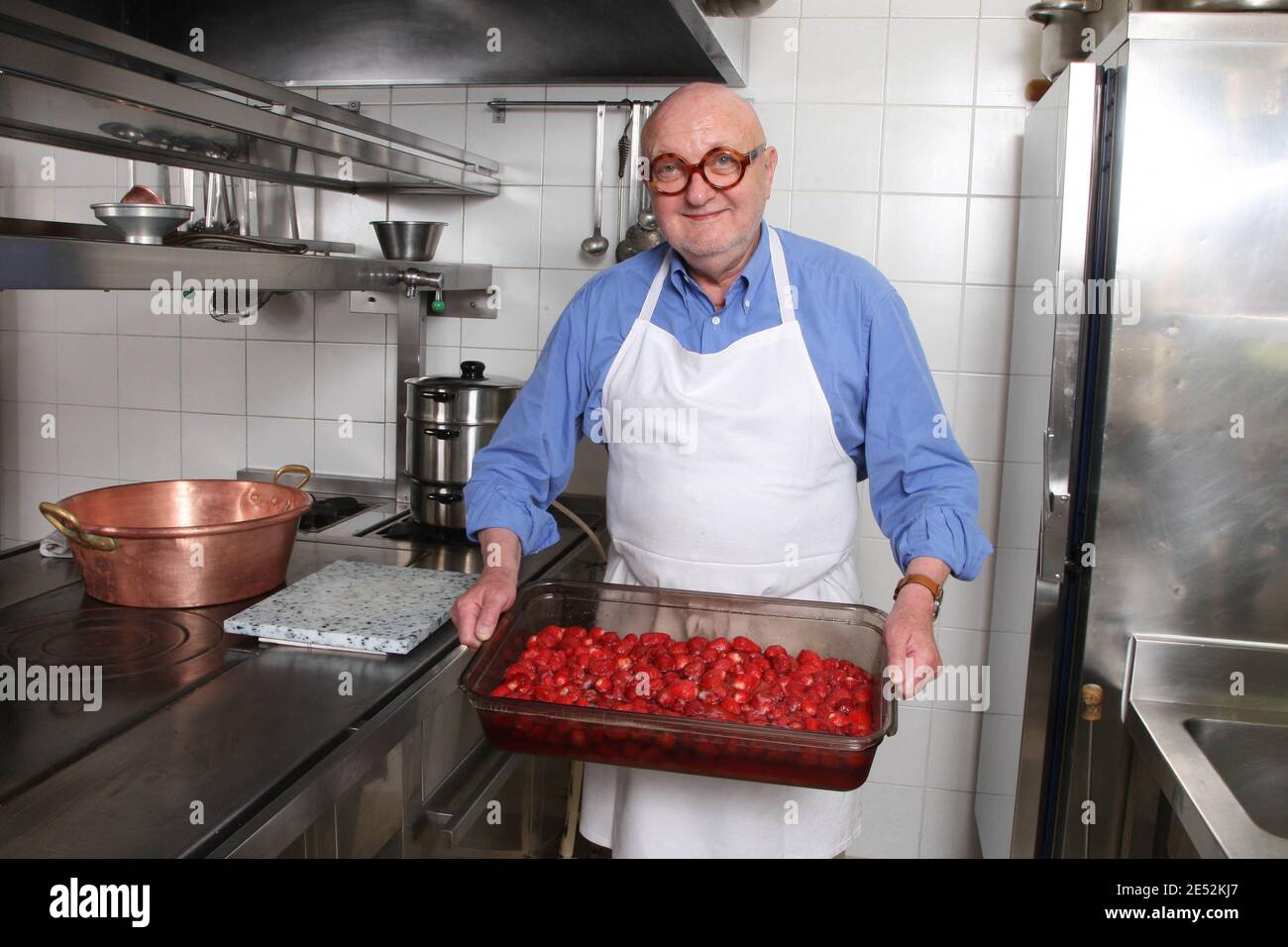 Jean Pierre Coffe during a photo session in his kitchen in Paris ...