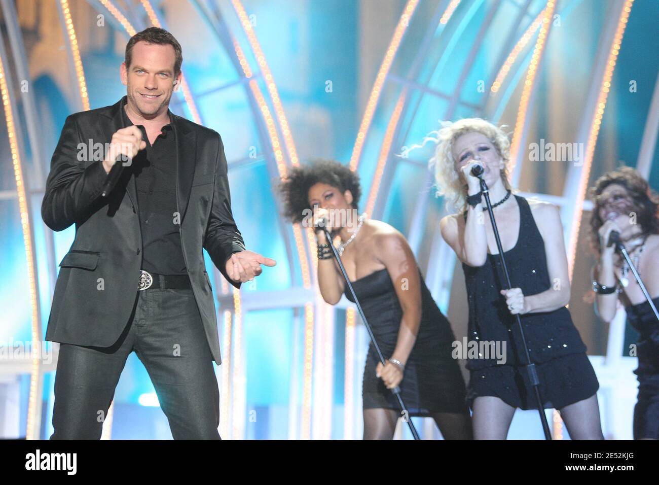 Garou at the taping of 'Tenue de soirée' on May 17, 2008 in Avignon ...