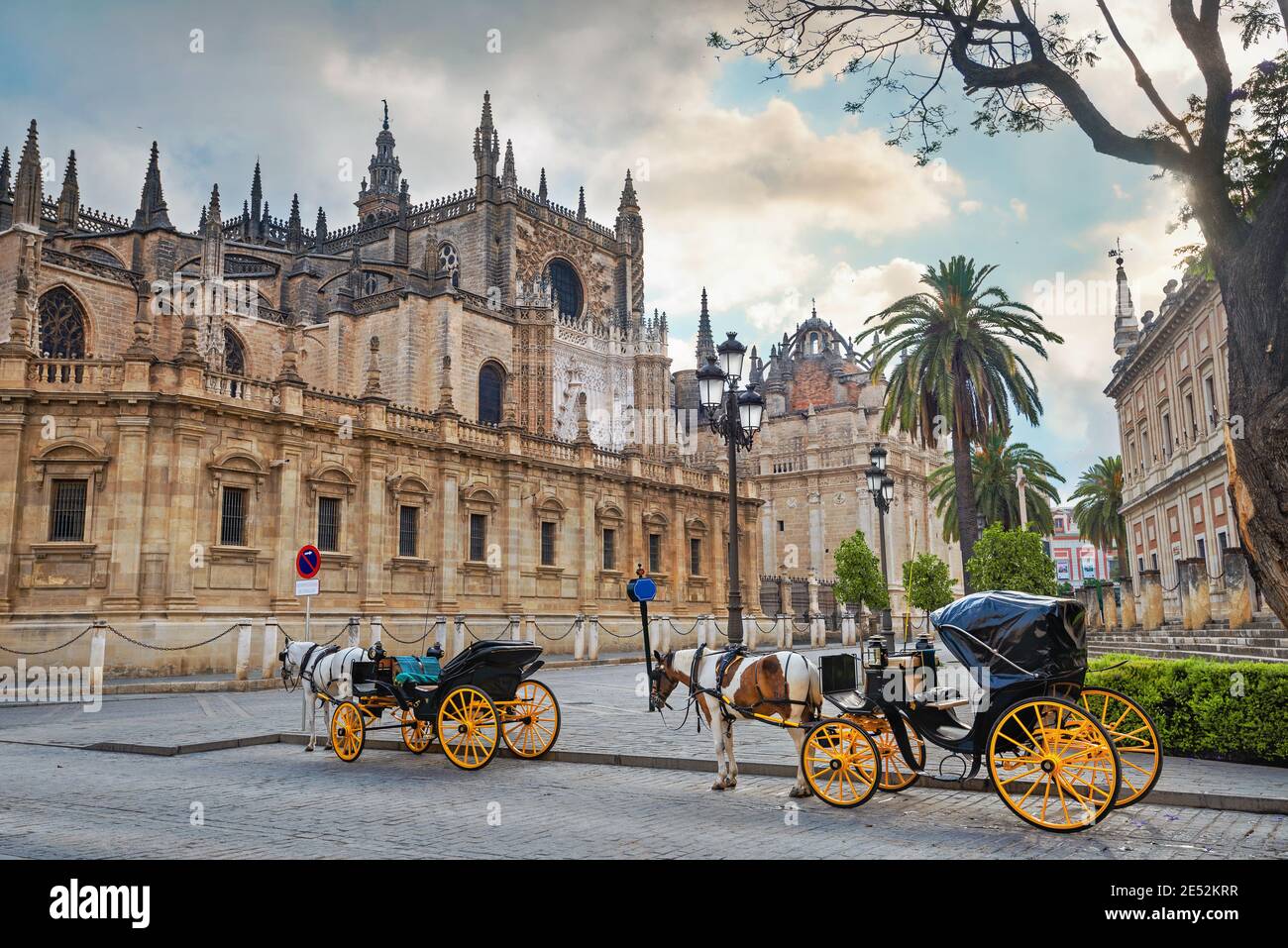 Street view seville hi-res stock photography and images - Alamy