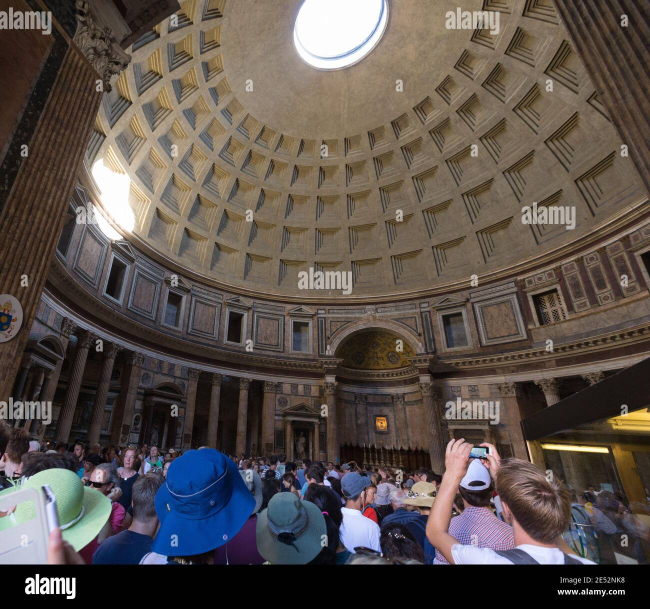 Italy Rome Visitors Crowd Inside The Pantheon Stock Photo - Alamy