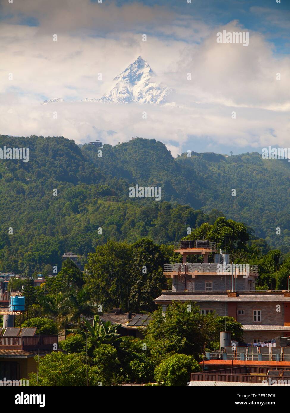 Machhapuchhre trekking hi-res stock photography and images - Alamy