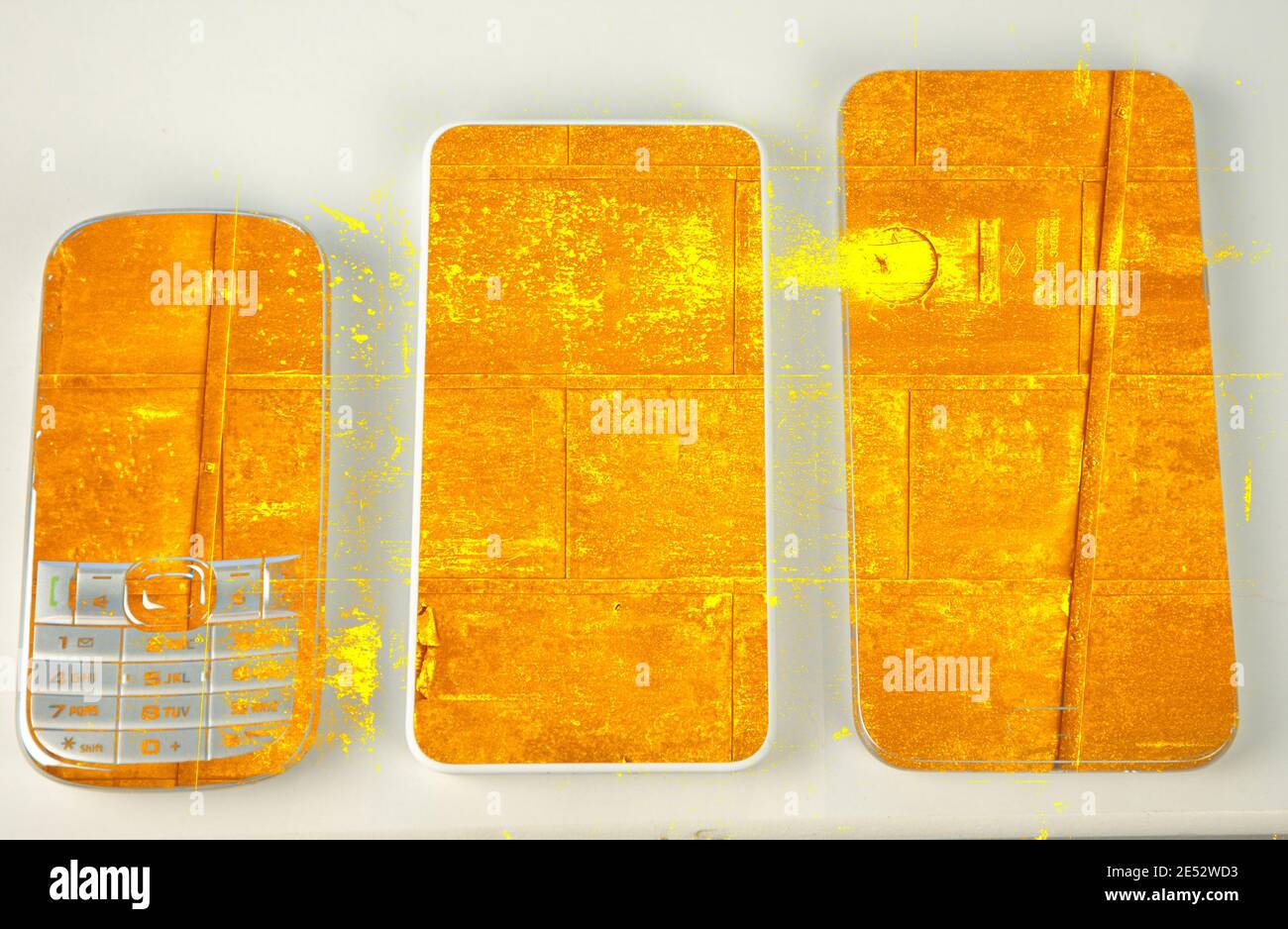 Old cell phone models hi-res stock photography and images - Alamy