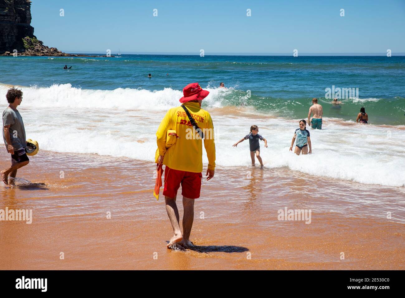 Ocean rescue team hi-res stock photography and images - Alamy