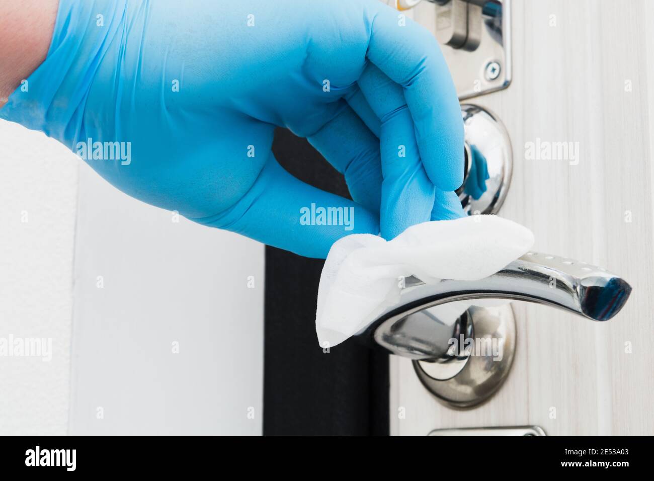 Door knob hand hi-res stock photography and images - Alamy