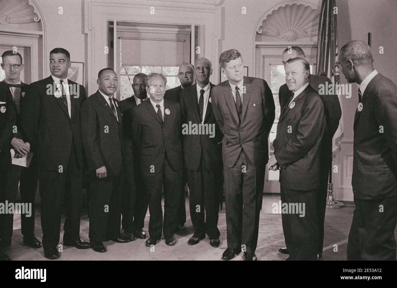 Martin luther king white house 1963 hi-res stock photography and images ...