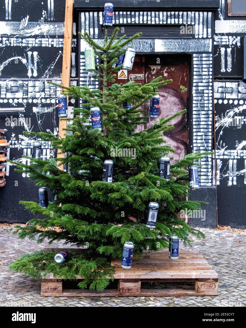Redneck Beer Can Christmas Tree