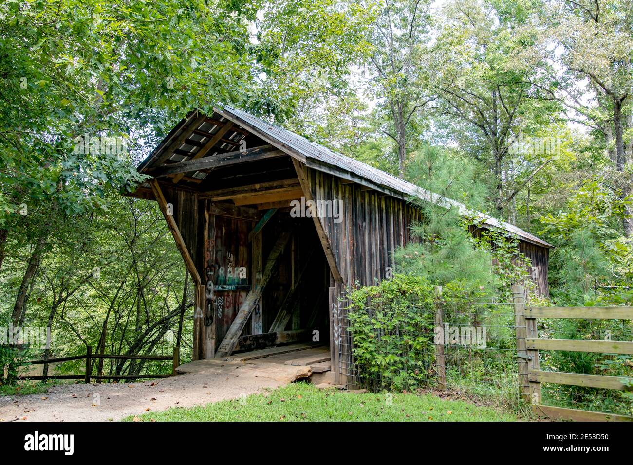 Beautiful scenic bridges hi-res stock photography and images - Alamy