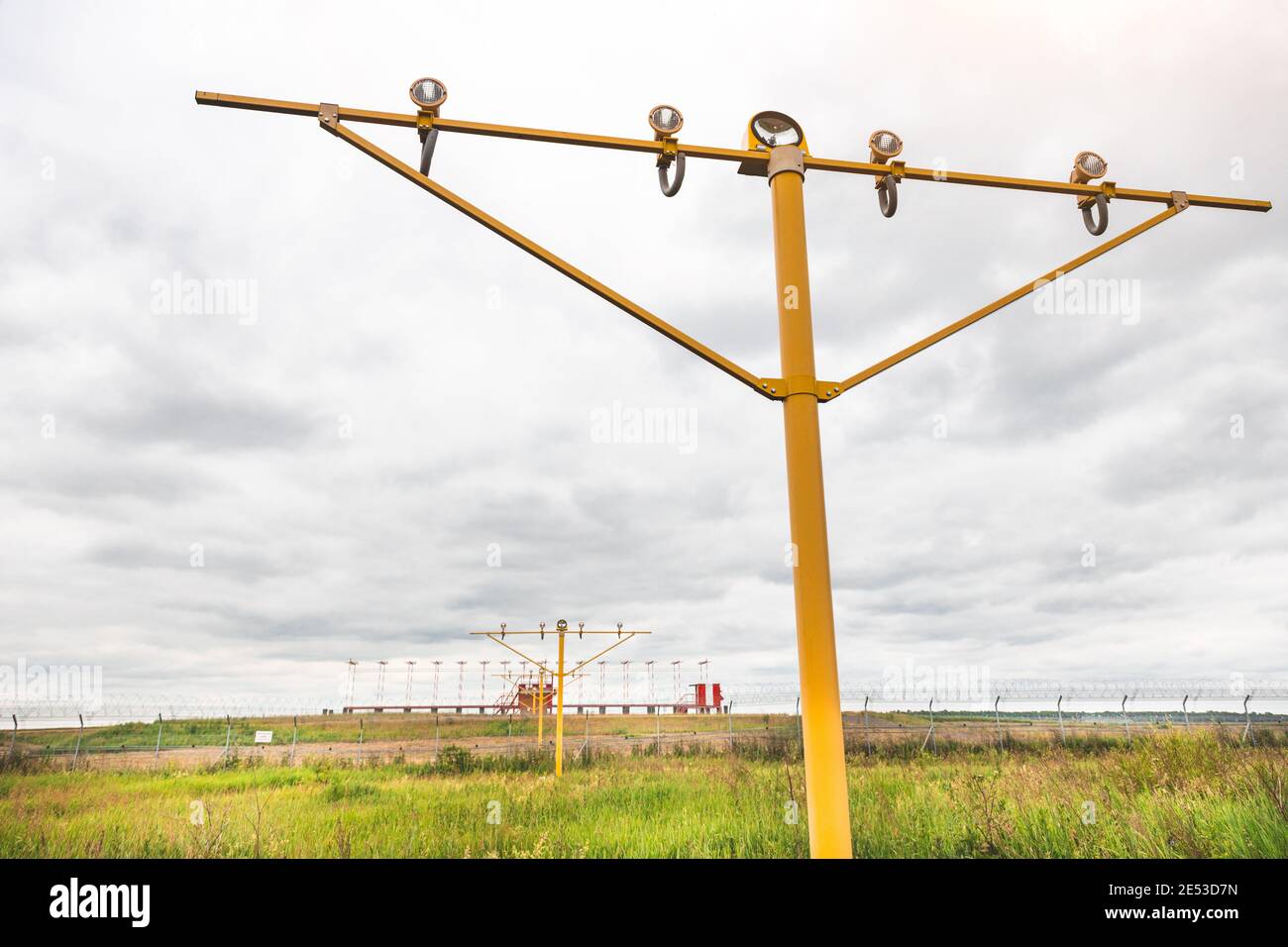 Approach lighting system hi-res stock photography and images - Alamy