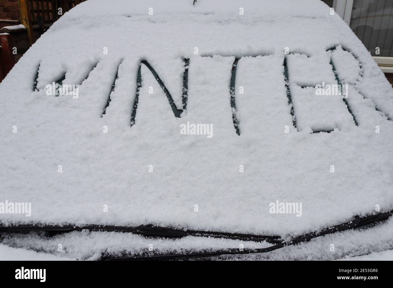 Car message snow written hi-res stock photography and images - Alamy