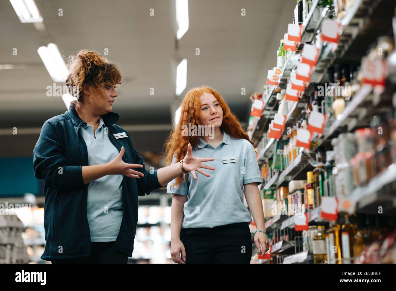 Explaining work hi-res stock photography and images - Alamy