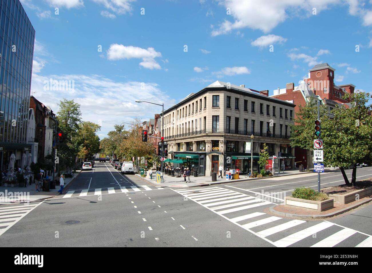 Restaurant blinds canopy sun heat weather Washington DC traffic lights ...