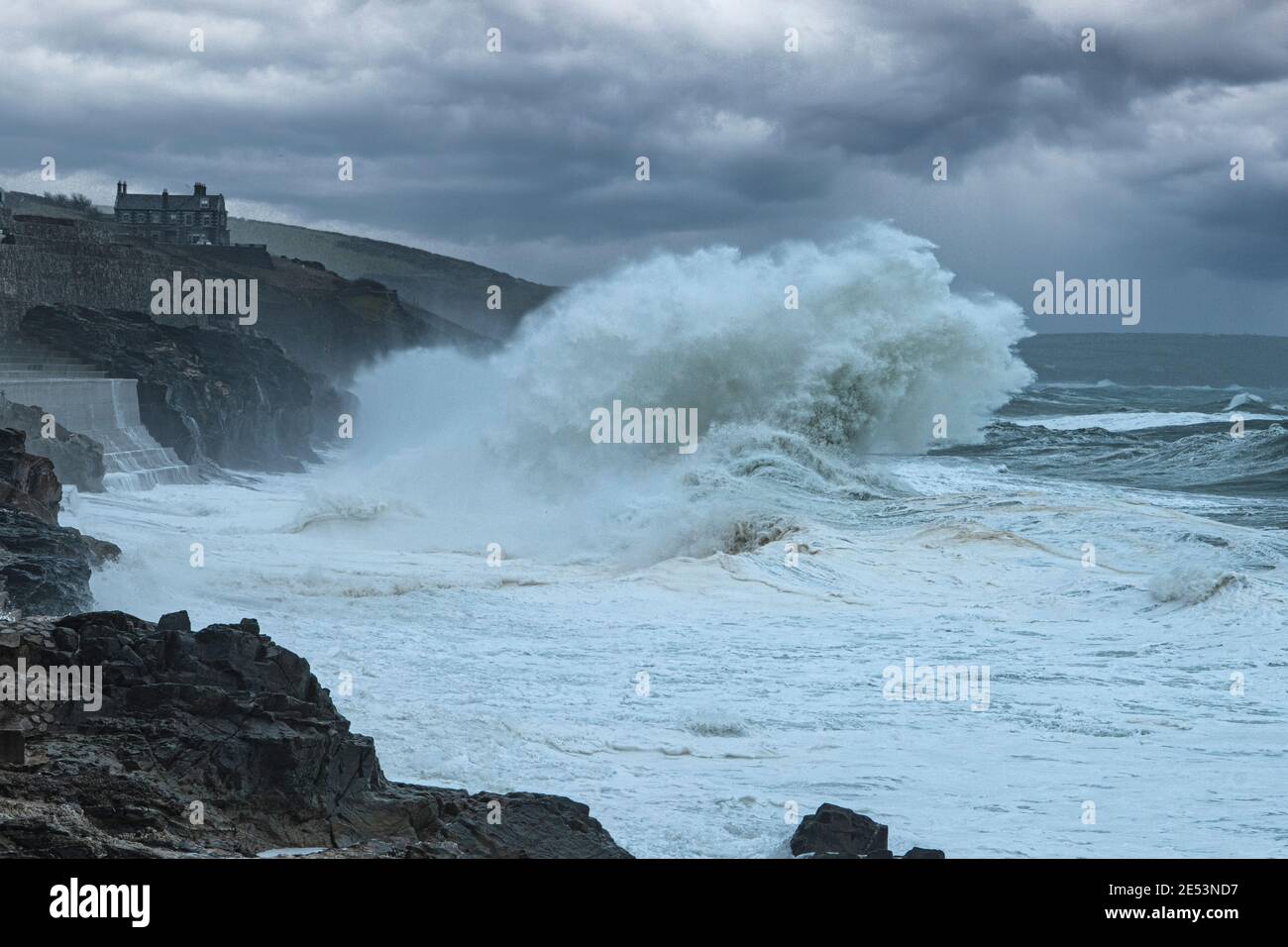Porthleven storm hi-res stock photography and images - Alamy