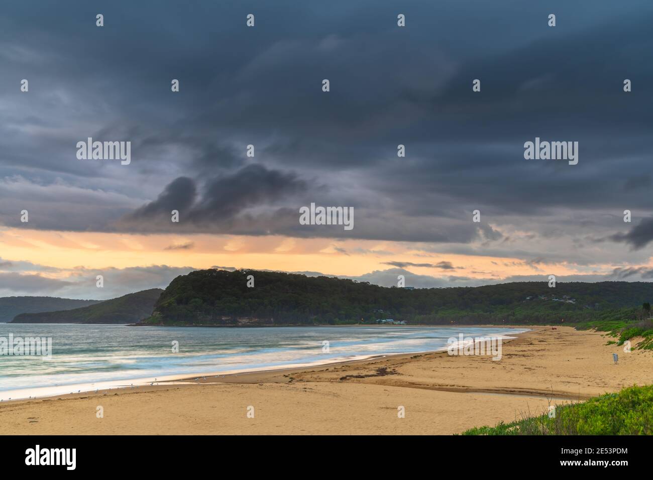 Grey seascape hi-res stock photography and images - Alamy