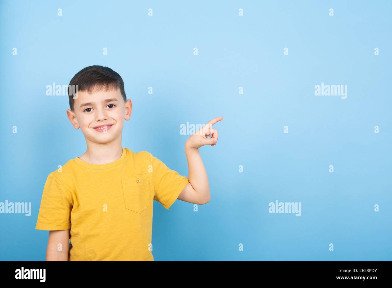 Toddler pointing his finger hi-res stock photography and images - Alamy