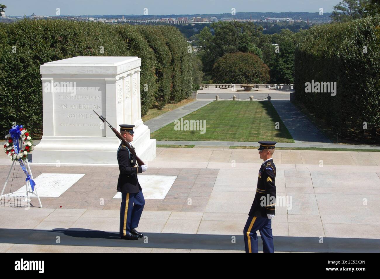 Unknown soldier at the Arlington Cemetery Washington USA changing the ...