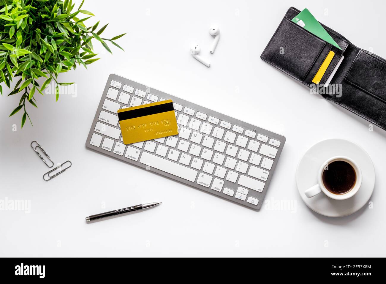 Money Transaction High Resolution Stock Photography and Images - Alamy