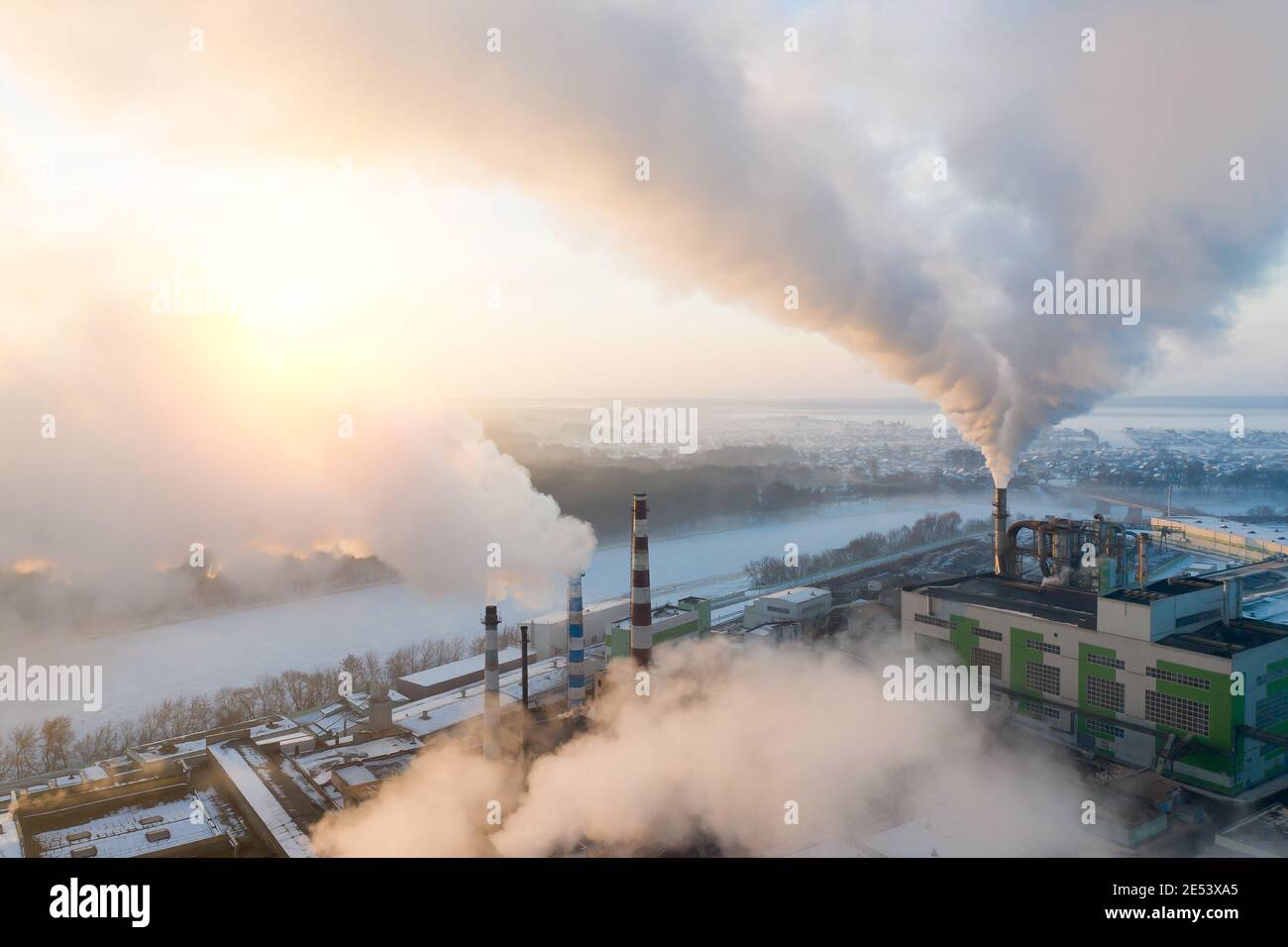 Air polluting factory chimneys hi-res stock photography and images - Alamy