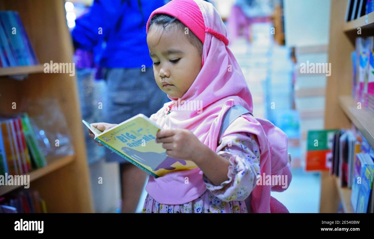 How to train your child love reading Stock Photo - Alamy