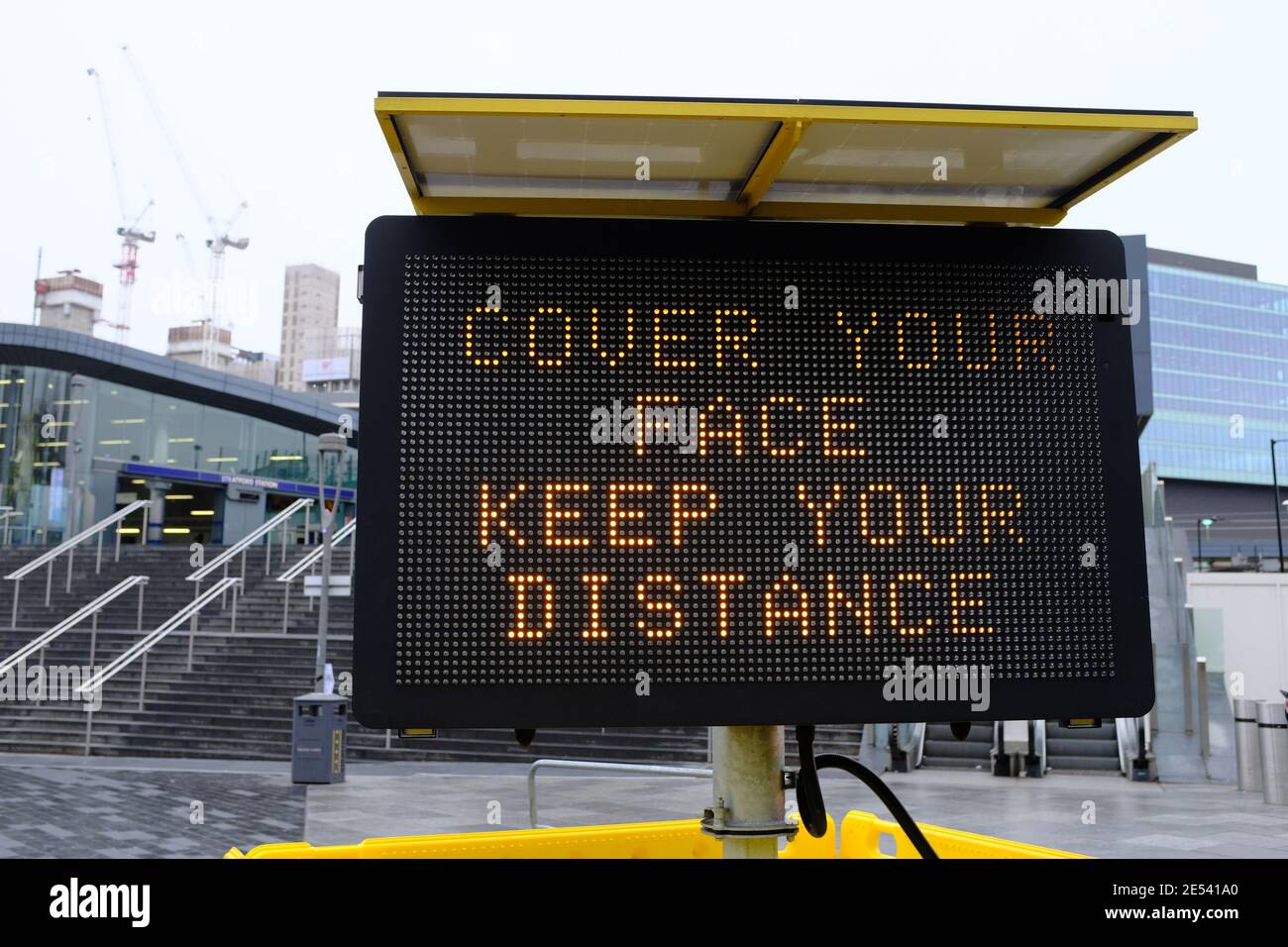 Dot matrix display hi-res stock photography and images - Alamy