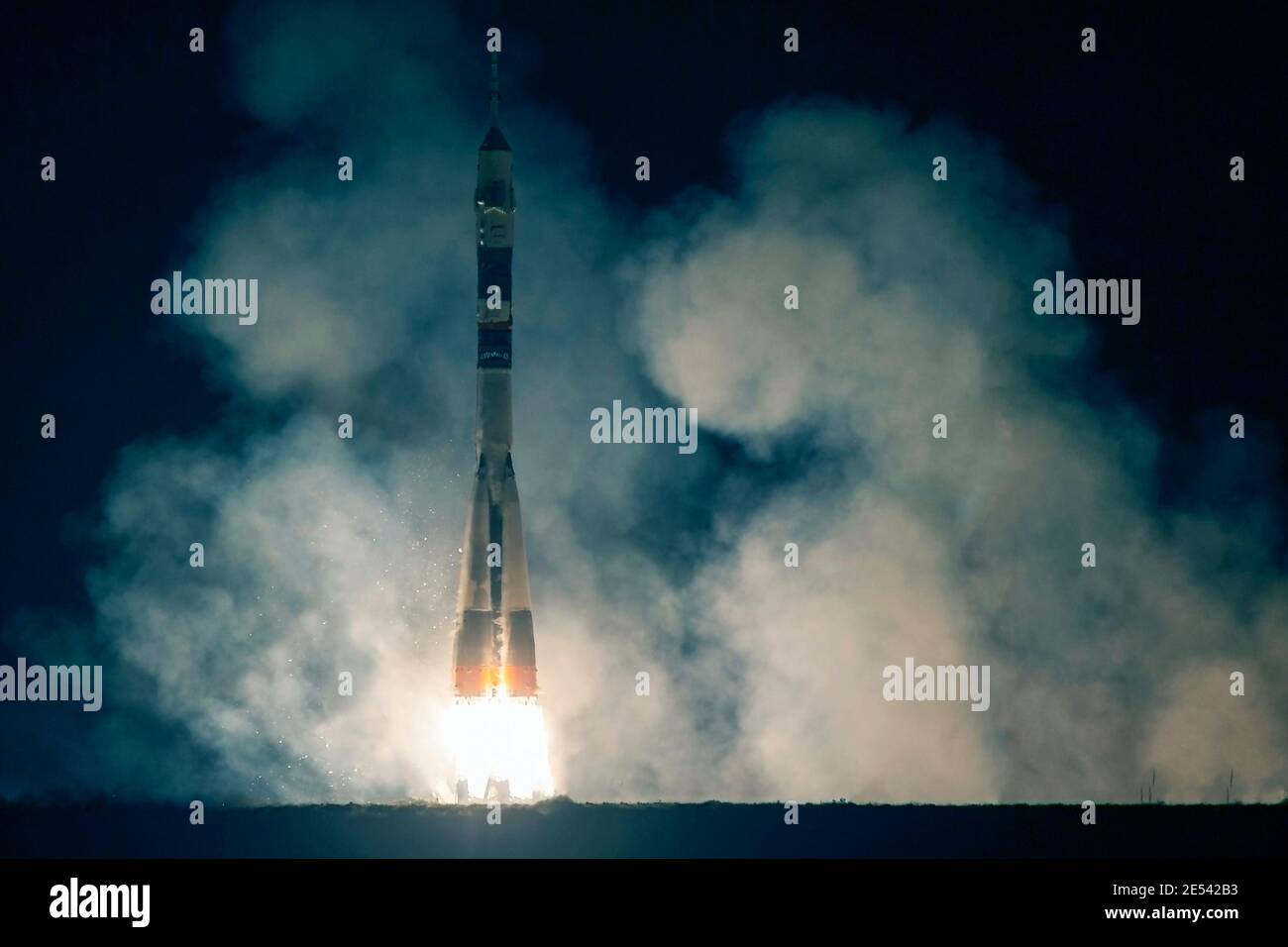 Space shuttle atlantis take off hi-res stock photography and images - Alamy