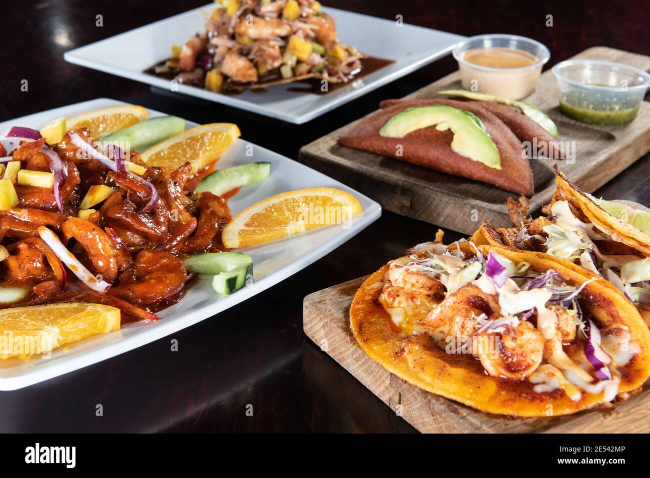 Family feast hi-res stock photography and images - Alamy