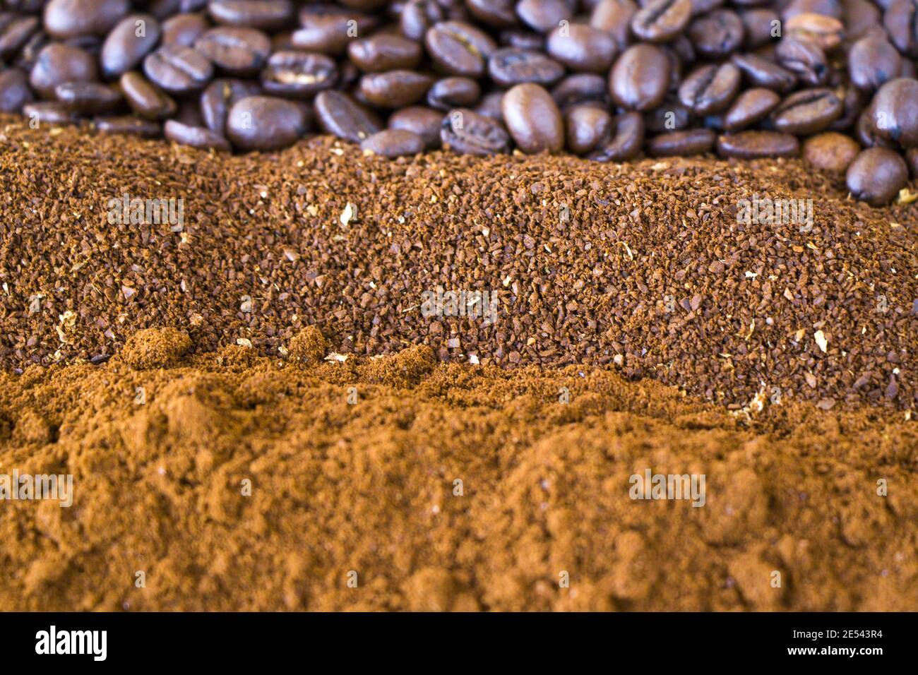 Bean seeds roasted roasting black dark hi-res stock photography and ...