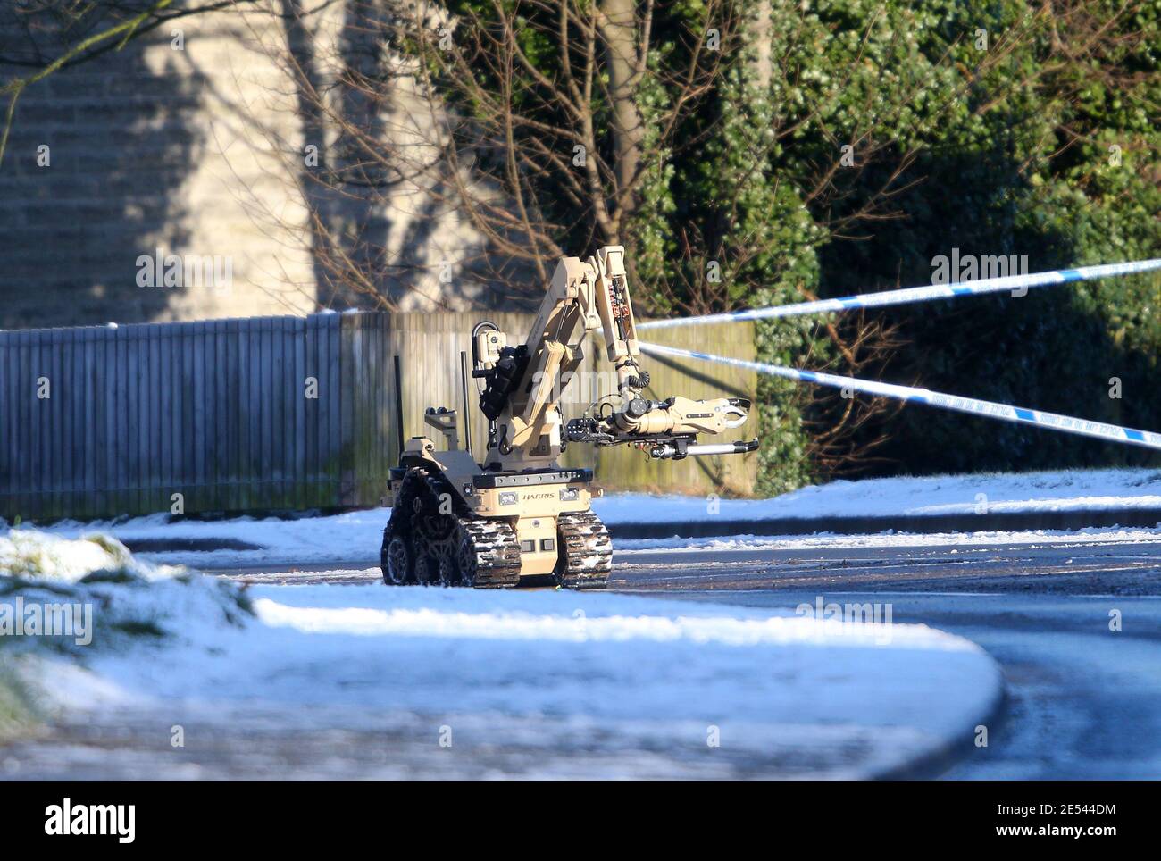 Police and army deal with a suspious device in Lurgan, Co Armagh ...