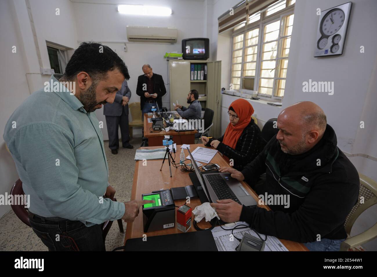 Voter Cards High Resolution Stock Photography and Images - Alamy